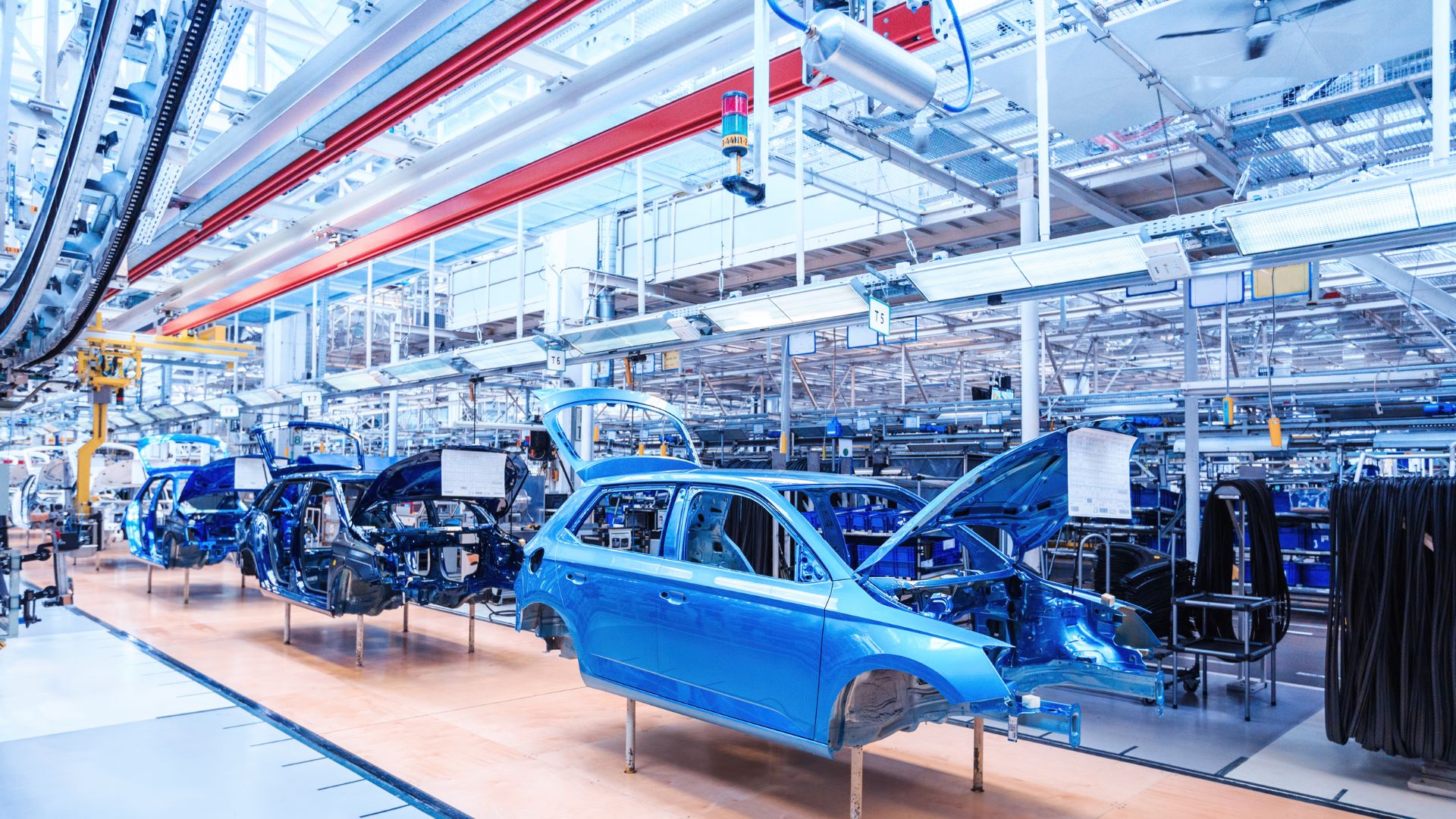 Auto Manufacturer Boosts Transportation Efficiency with Karolium